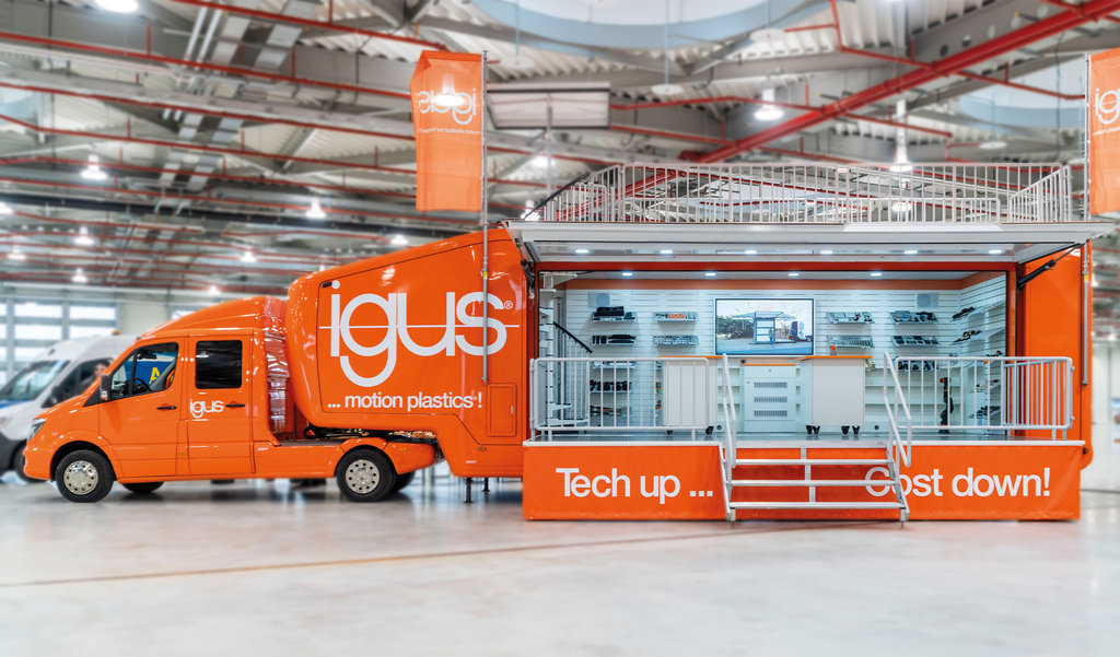 It’s Showtime: igus bringt neuen XXL-Truck für Roadshows auf die Straße